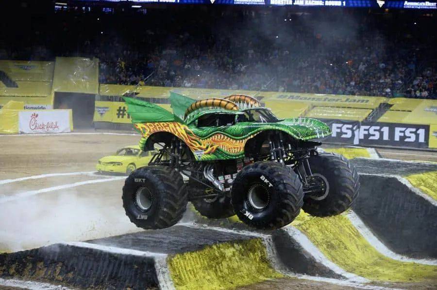 怪兽卡车/自卸卡车/扫雪车/布加迪！乐高机械组2023年新品公布_搜狐汽车_搜狐网