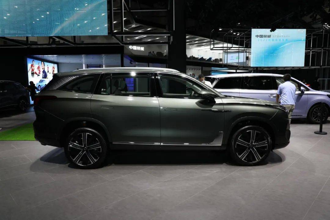 国产全新中大型SUV！2.0T +9AT，234马力，内饰3款大屏，6座！_搜狐汽车_搜狐网