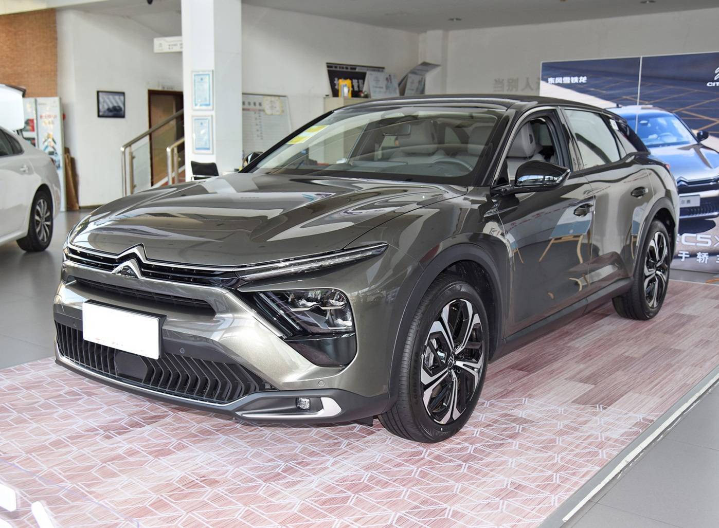 凡尔赛C5X次顶配1.6T领不凡性价比如何？具体分析后，你就明白了_搜狐汽车_搜狐网