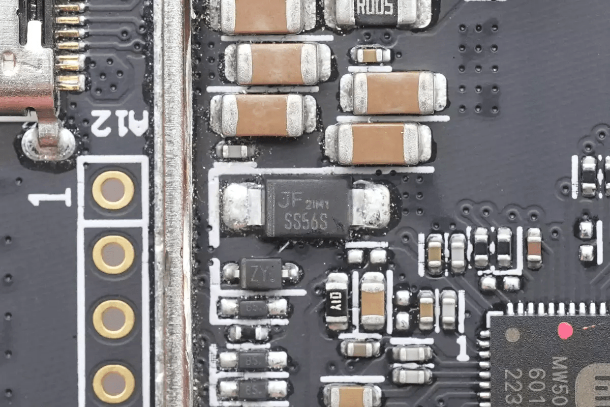 售价249比黑金色更贵，区别在哪？小米50W立式风冷无线充Pro拆解_充电_手机_底座