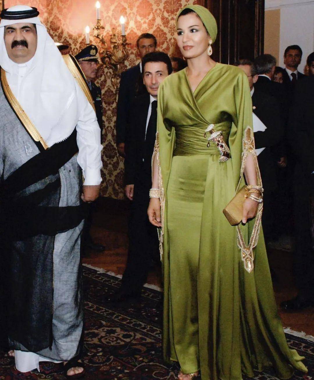 比卡塔尔世界杯更“壕”的还有莫扎太后的高级珠宝_Sheikha_Moza_Wan