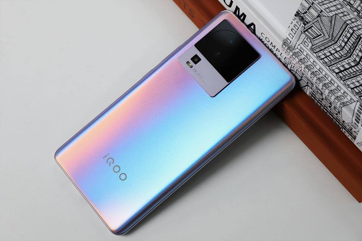 iQOO Neo7竞速版即将发布！骁龙8+芯片+三星E5屏+120W快充_搭载_旗舰_该机