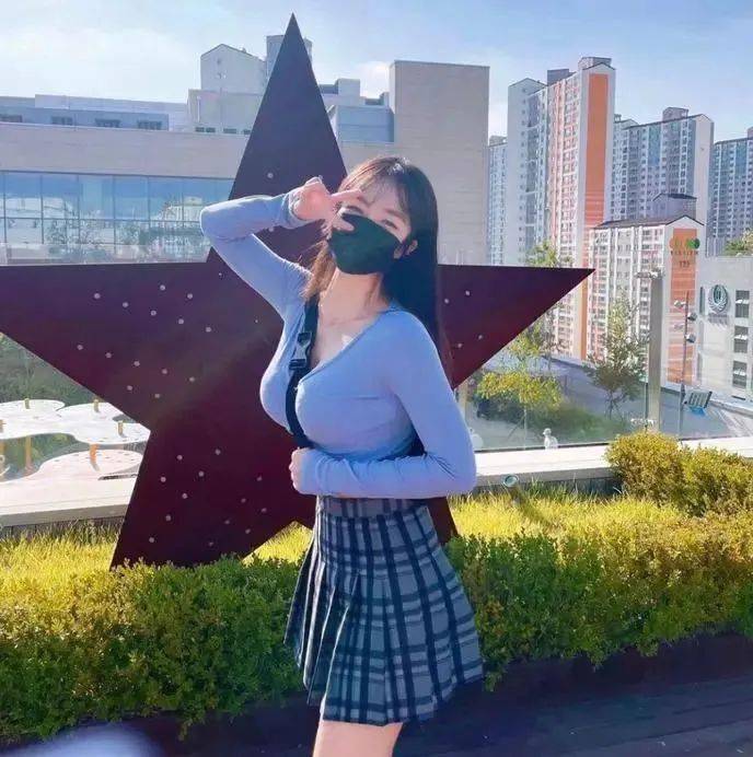 这个甜美火辣身材的小姐姐，你能想象她已经37岁了？_@myeh_ya_健身房_训练