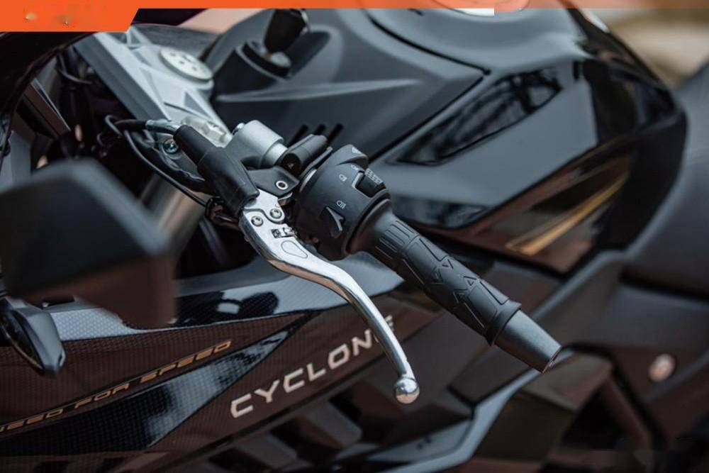 配置拉满、性价比飚升——赛科龙RC401赛道版评测（静态）_搜狐汽车_搜狐网