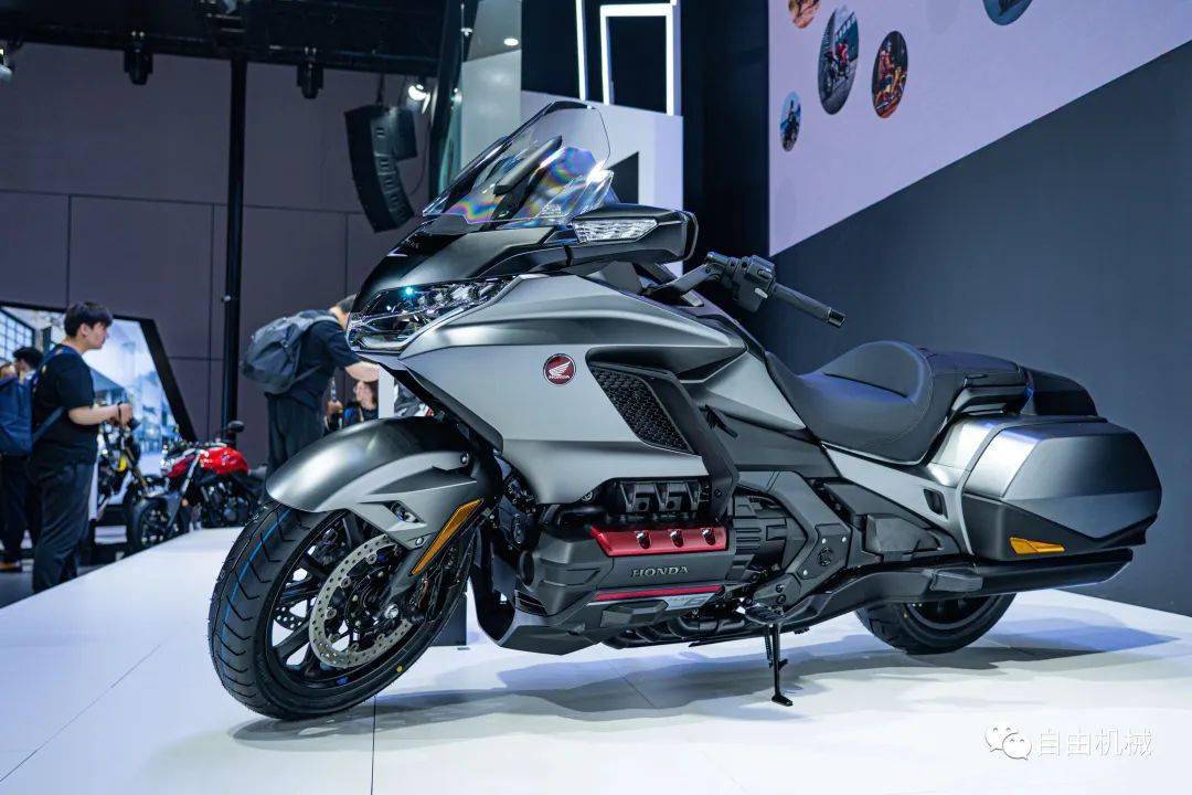 本田CB750 、XL750、GL1800 Gold Wing，三款全球车型重磅亮相丨上海车展_搜狐汽车_搜狐网
