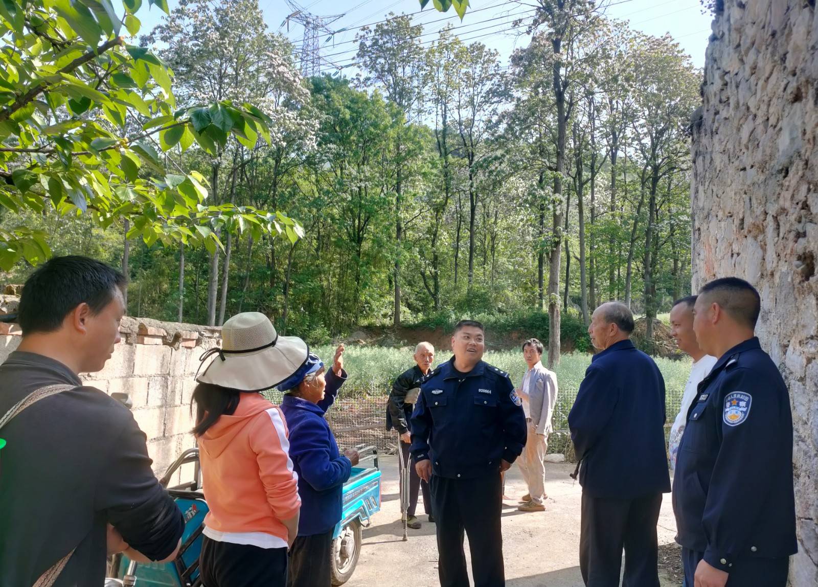 清镇市卫城镇：多措并举遏制非法种植毒品原植物禁毒无人机巡查