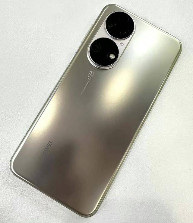 对比评测：华为 nova11 和华为 P50E 选择哪个比较好？_手机_相机_屏幕