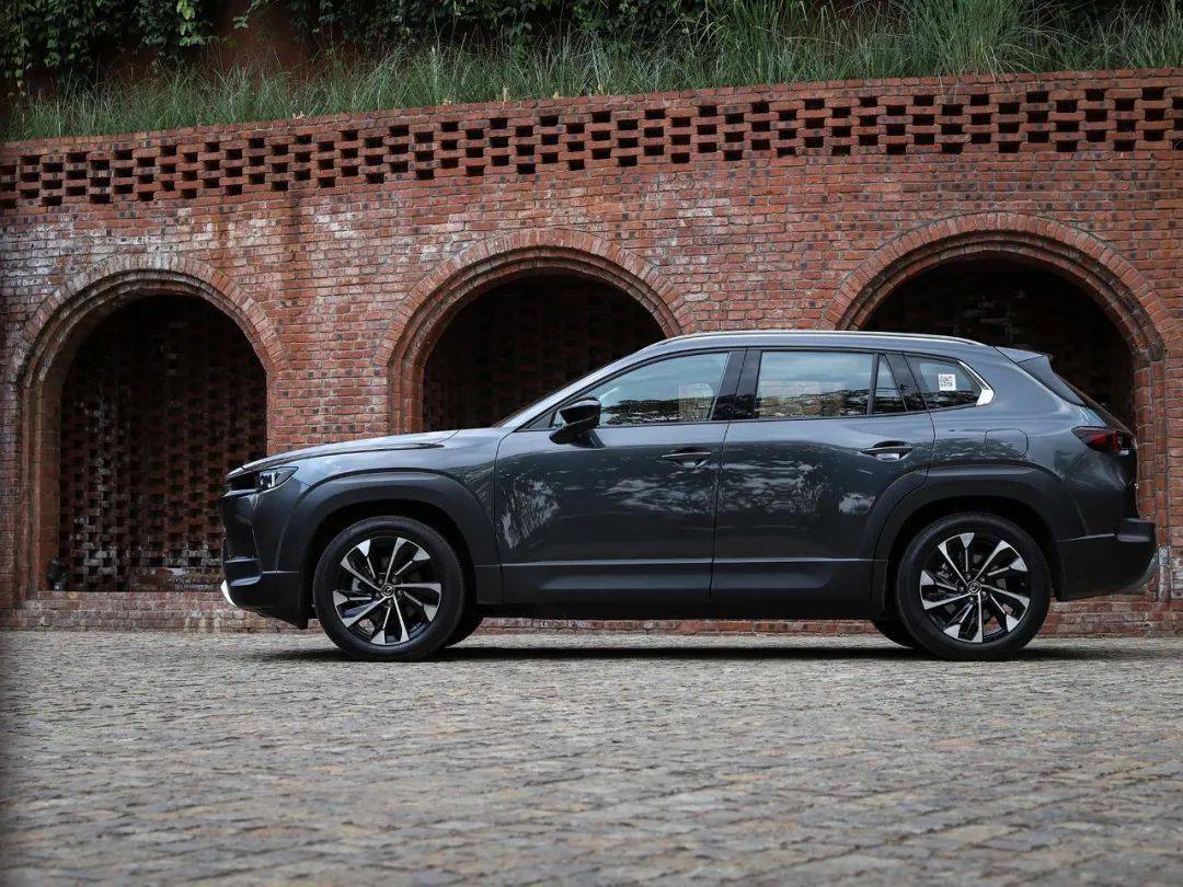 卷疯了！6AT合资SUV，比途观L大一圈！却比CR-V更便宜！眼看上市_搜狐汽车_搜狐网