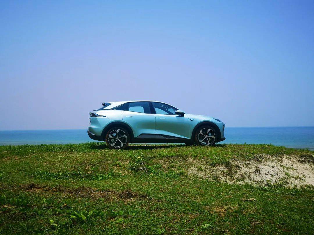 20万级电动市场的“黑马车型”│试驾深蓝S7_搜狐汽车_搜狐网