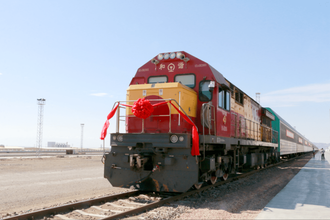 【拓市场】新疆首列准换宽JSQ汽车班列顺利开行_山口_中亚_铁路专用线