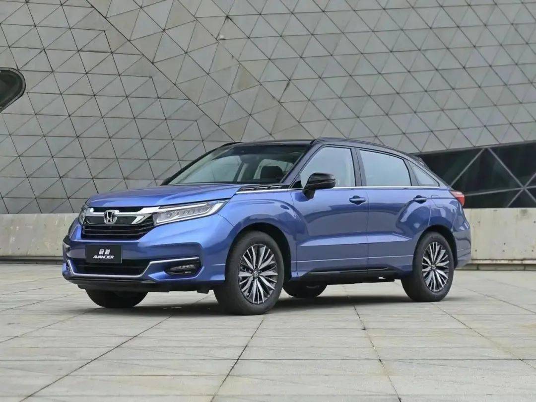 9AT+四驱，顶配14万不到，体验竟被国产8AT吊打？_搜狐汽车_搜狐网