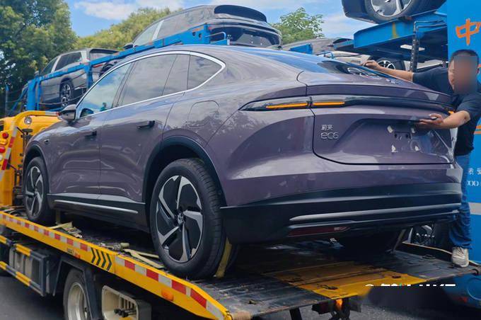 蔚来全新EC6实车街拍！7月上市 预计34.8万起售_搜狐汽车_搜狐网