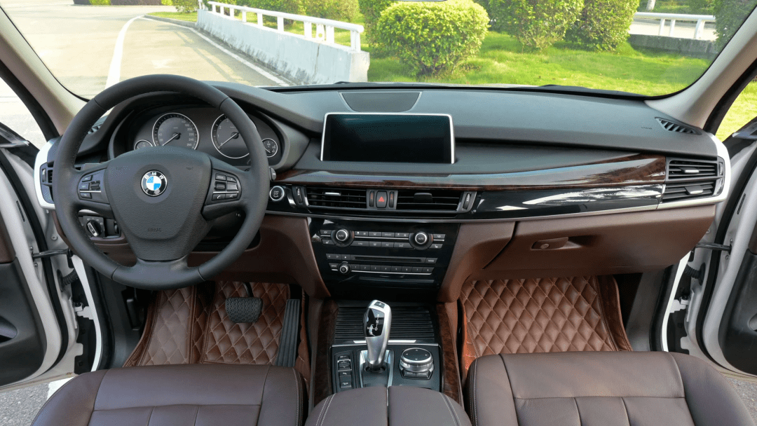 【路试笔记】减少的只有排量、缸数和价格——二手宝马X5 28i_搜狐汽车_搜狐网