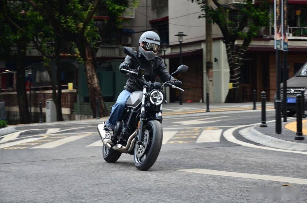 复古“万金油”——高金GK400动态评测_搜狐汽车_搜狐网