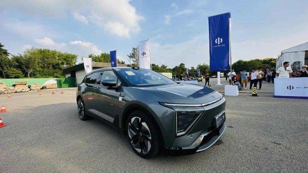 越时尚 |展翼而来 高合科技豪华SUVHiPhi Y 临沂上市发布会_搜狐汽车_搜狐网