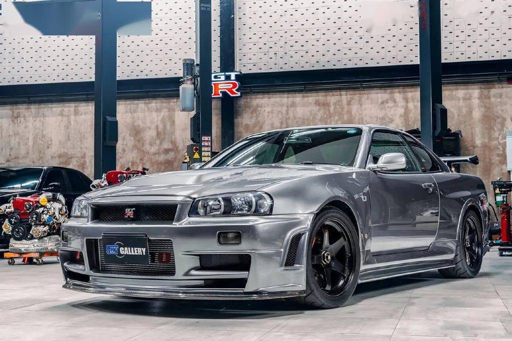 来自PGM的1/64最强R34战神模型，还是个全开的！_搜狐汽车_搜狐网