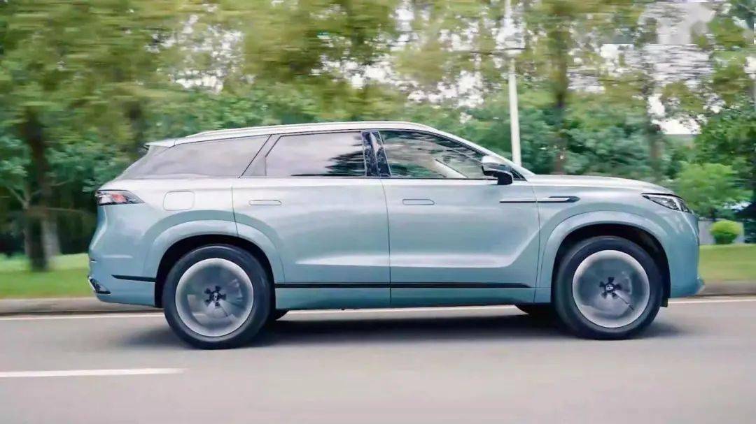 2.0T 261马力，国产旗舰级SUV，实测油耗仅8L出头，顶配才20万_搜狐汽车_搜狐网