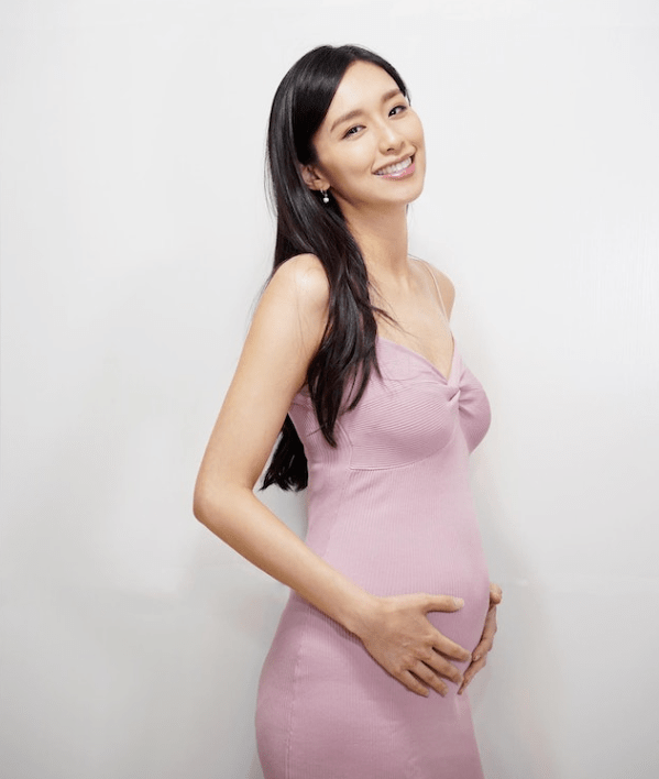 恭喜！32岁TVB“长腿女神”上月结婚今宣布怀孕！大晒孕照报喜_曾淑雅_照片_Jumbo