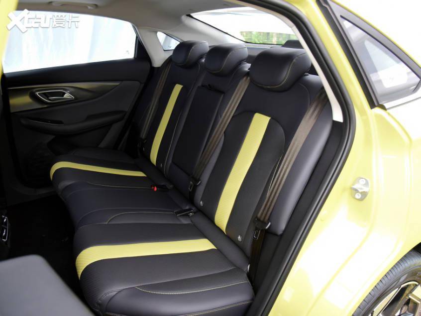 将于8月18日正式上市 北京汽车新EU5 PLUS首发亮相_搜狐汽车_搜狐网