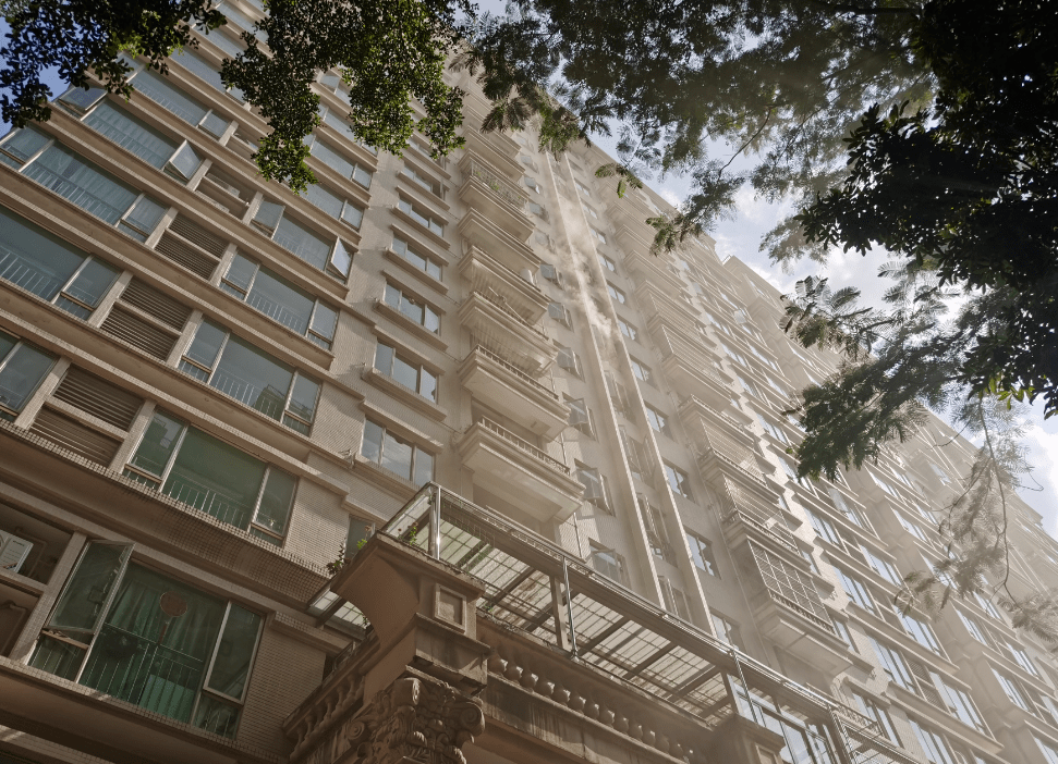 高层住宅起火，这份逃生攻略请查收！_火灾_救援_进行