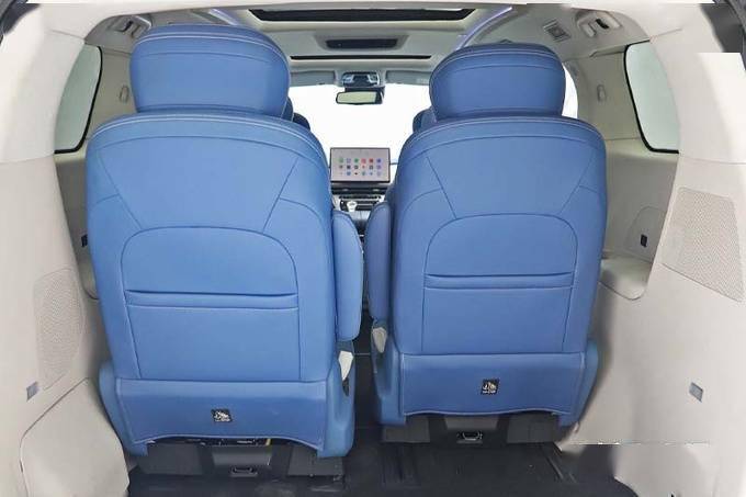 江淮瑞风MPV RF8亮相！12月上市 搭华为芯片+座舱_搜狐汽车_搜狐网