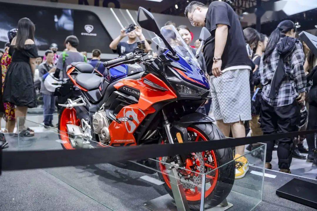 本田650第N+1个兄弟也来了，赛科龙四缸跑车RC680R正式亮相_搜狐汽车_搜狐网