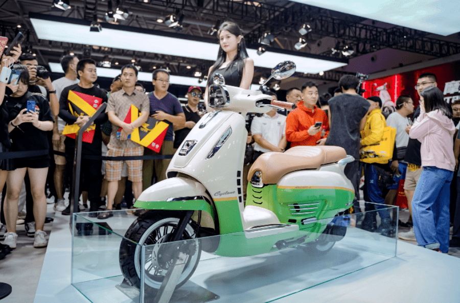 四缸顶流RC680R领衔，赛科龙多款新车夺目亮相！_搜狐汽车_搜狐网