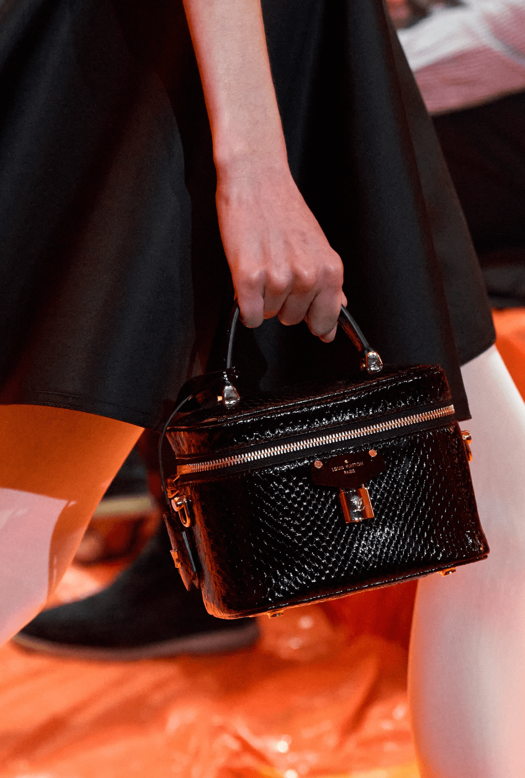 LV新包接地气到可以直接拎着去打麻将了！ -6parkbbs.com