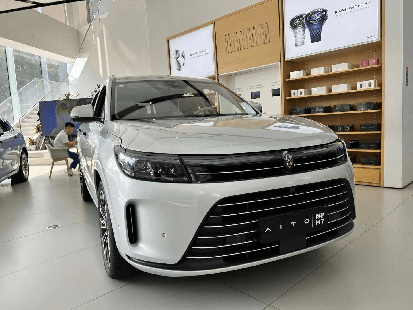 老技术引新争议？何小鹏余承东隔空激辩AEB，多车企高管趁机“带货”_搜狐汽车_搜狐网