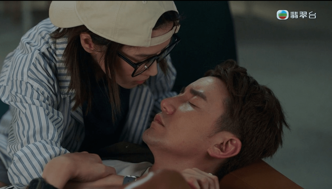 38岁TVB女星摆脱“御用邪花”味！演男仔头，与拍档成新荧幕CP_傅嘉莉_观众_英国