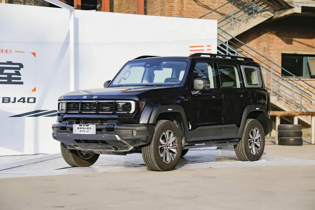 内饰3屏外观撞脸方程豹，全新北京BJ40预售18.58万起！_搜狐汽车_搜狐网