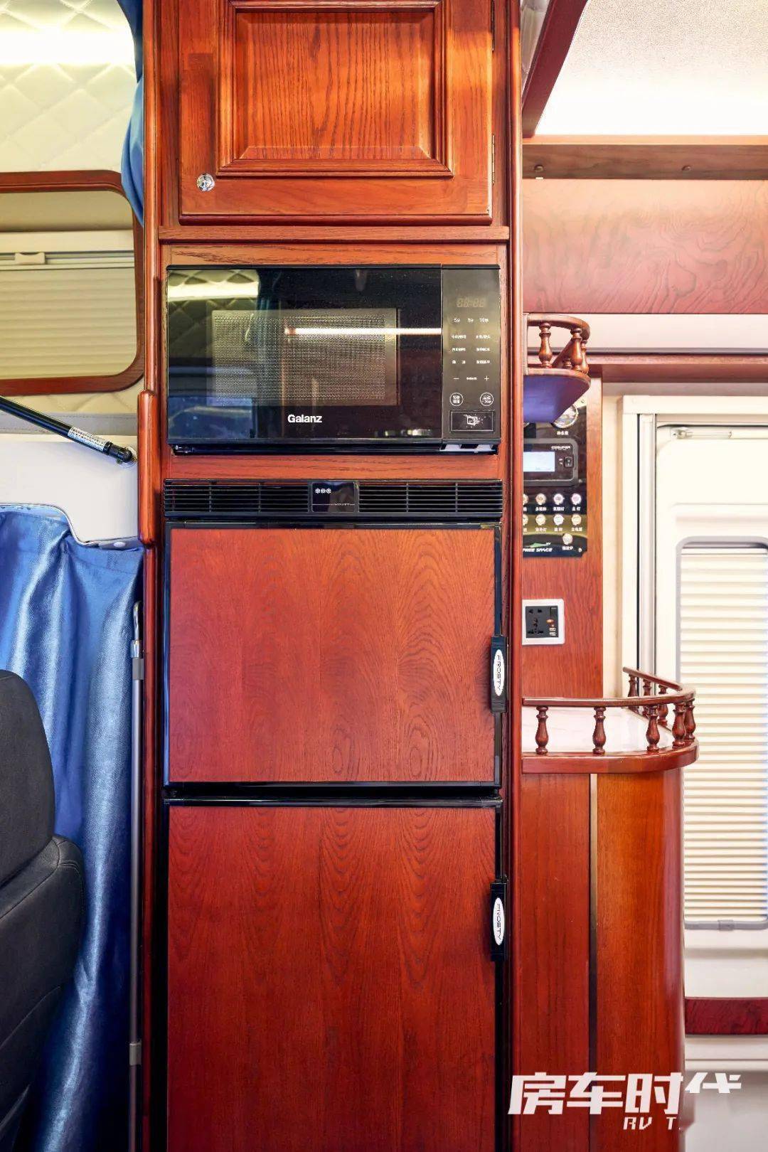 旌航新款T8 C型房车 2.3T+8AT黄金动力组合 美式豪华实木内饰 尽显奢雅格调_搜狐汽车_搜狐网