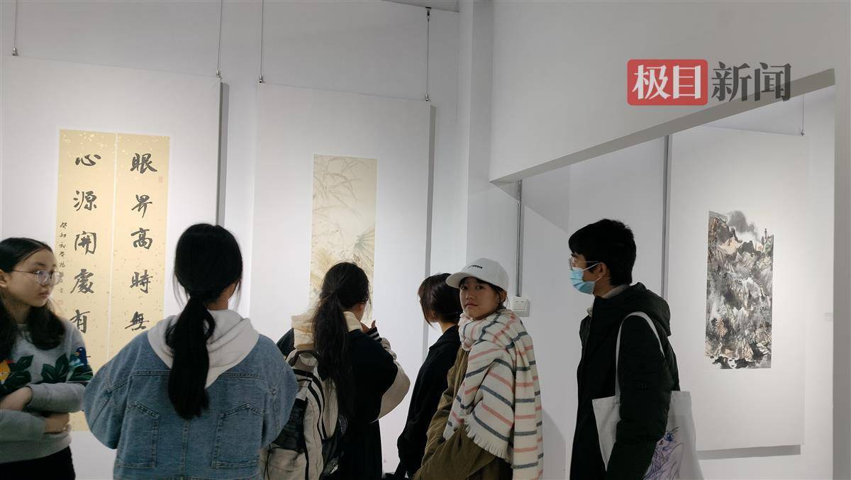 2023中韩书画交流展首站在武汉江夏开幕艺术界作品张静怡