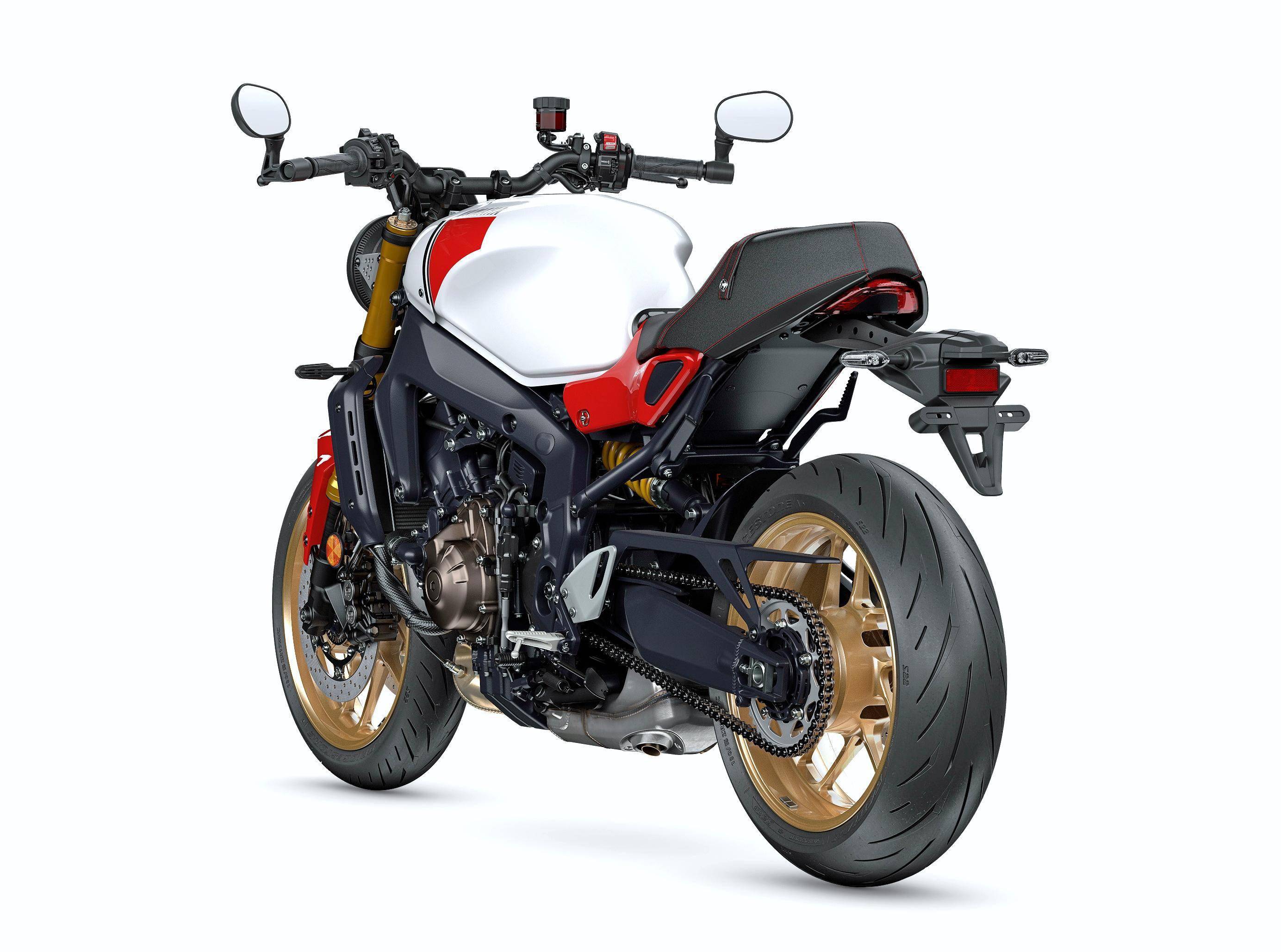 推出标志性的红白图案，Yamaha 2024 XSR900_搜狐汽车_搜狐网