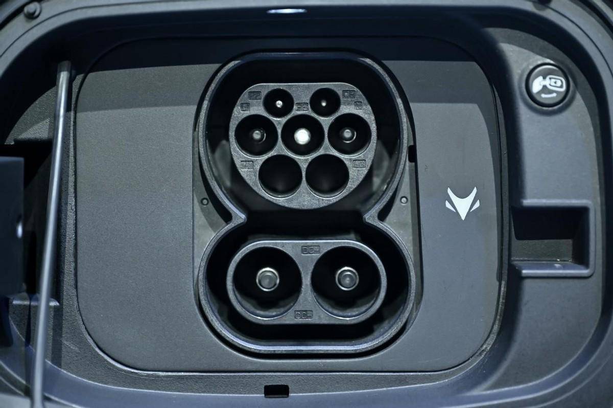 预售15.58万起，同级首搭800V超充，阿尔法T5对比大众ID.4 CROZZ_搜狐汽车_搜狐网