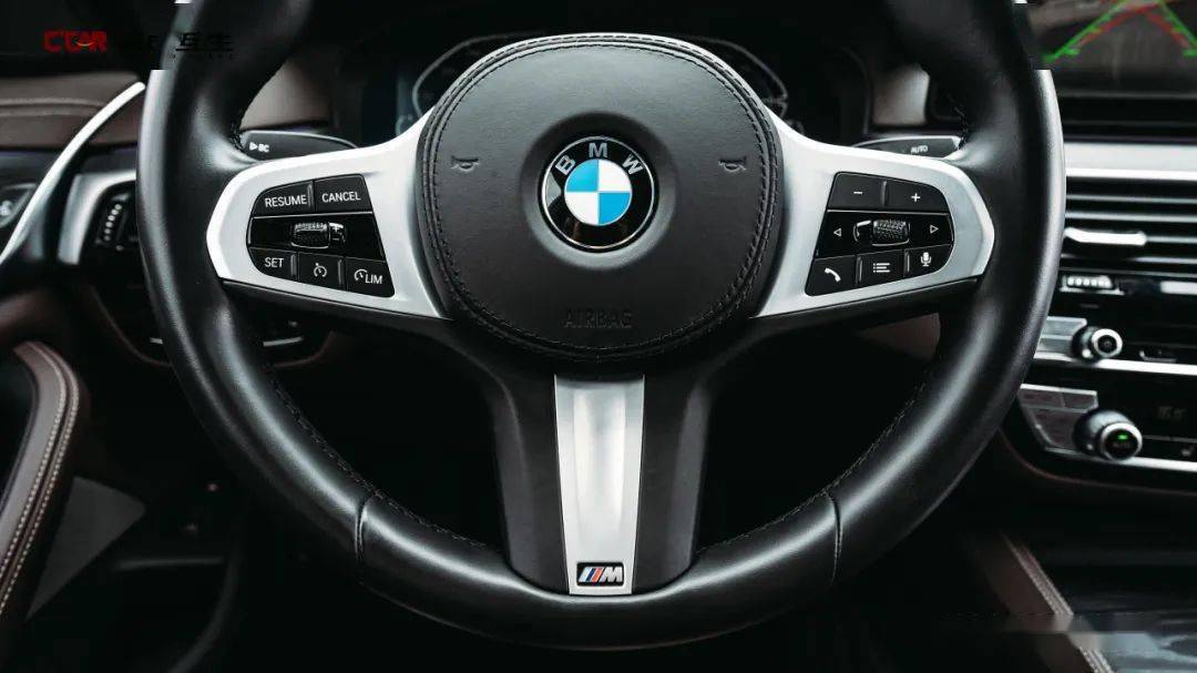 (最新到店)30万出头开5系，还能上绿牌，别错过！【宝马5系新能源 改款 535Le M运动套装】_搜狐汽车_搜狐网