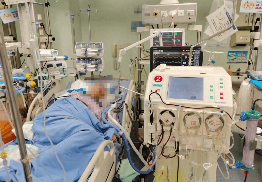 福建男子在ICU抢救20多天，抽出3000毫升“牛奶血”！医生：这么吃真要命_王先生_治疗_重症